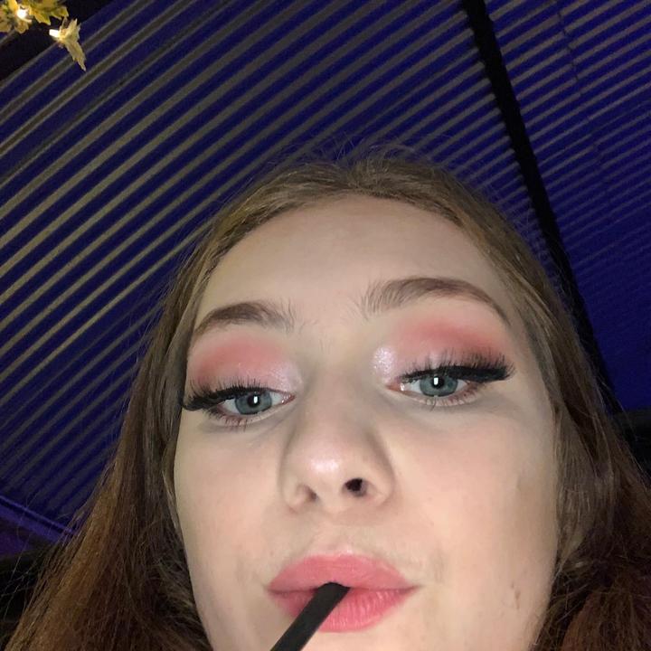 freya 🦦 - @freya_isabella_ TikTok Analytics | Profile, videos ...