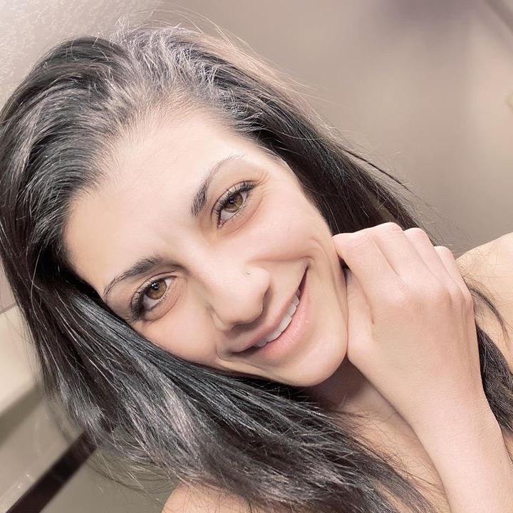 Hala Awad - @_halaawTikTok Аналитика | Профиль, видео, хэштеги | Exolyt