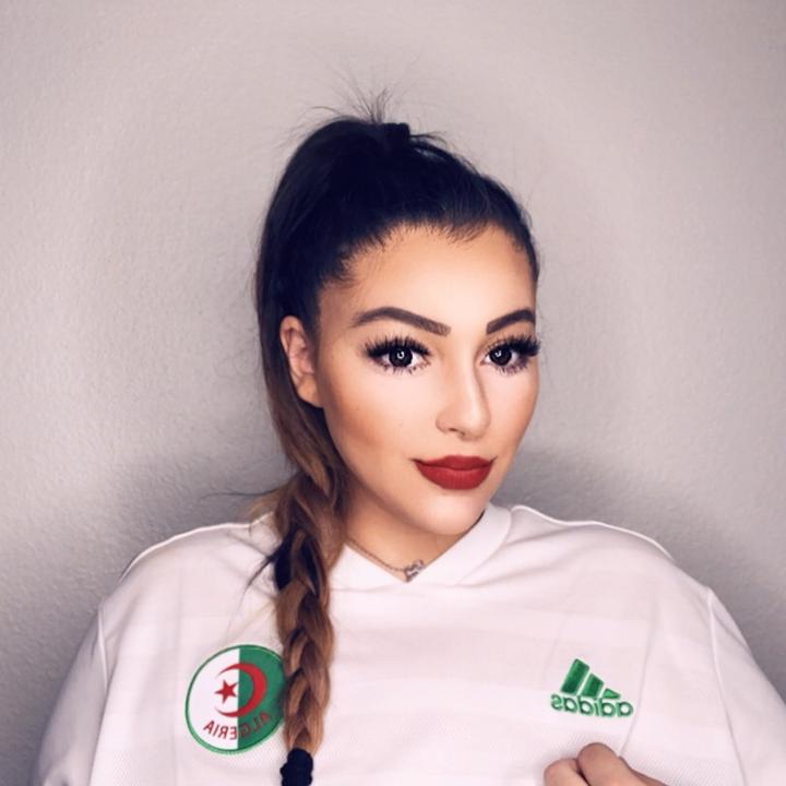 Djena Della - @djenadellaaa TikTok Analytics | Profile, videos ...