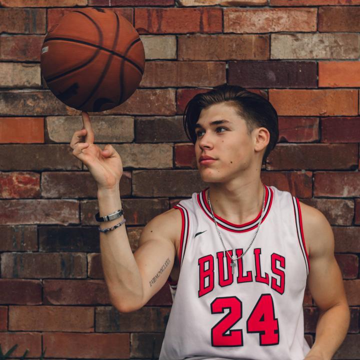 Tom Rueda⚡️🪐 - @_tomrueda TikTok Analytics | Profile, videos & hashtags ...