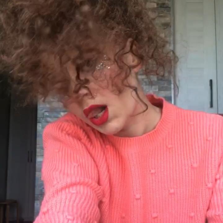 ASMR 😍- @asmr_ann_ TikTok 分析|プロフィール、動画、ハッシュタグ | Exolyt