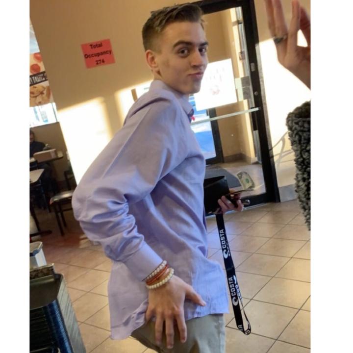 Dillon Cook- @dcook.04 TikTok 分析|プロフィール、動画、ハッシュタグ | Exolyt