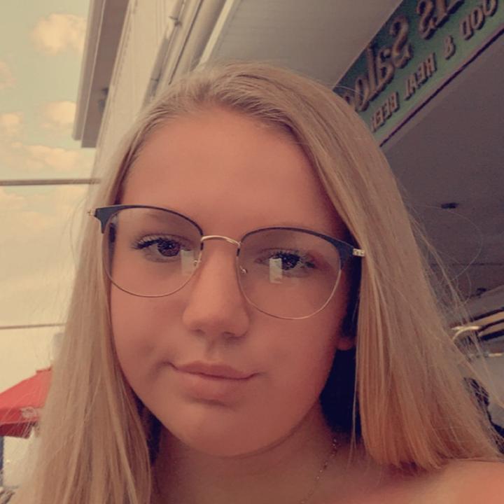 Adilyn_Crisi🌊🌸 - @windbercheer2020 TikTok Analytics | Profile, videos ...