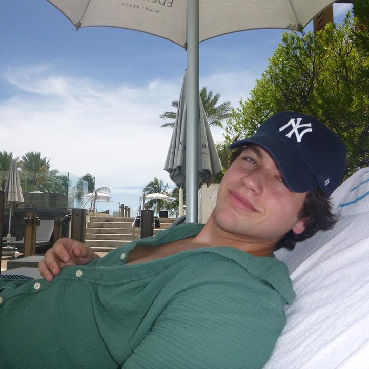 Annabel Lucinda Instagram and TikTok Influencer Media Kit - ViralMango