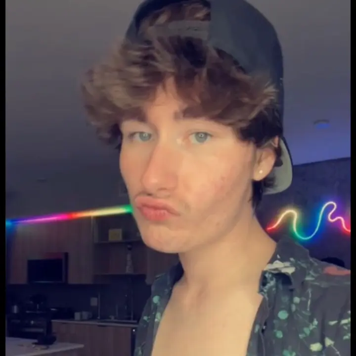 Connor McCabe - @connorisviralTikTok Аналитика | Профиль, видео, хэштеги | Exolyt