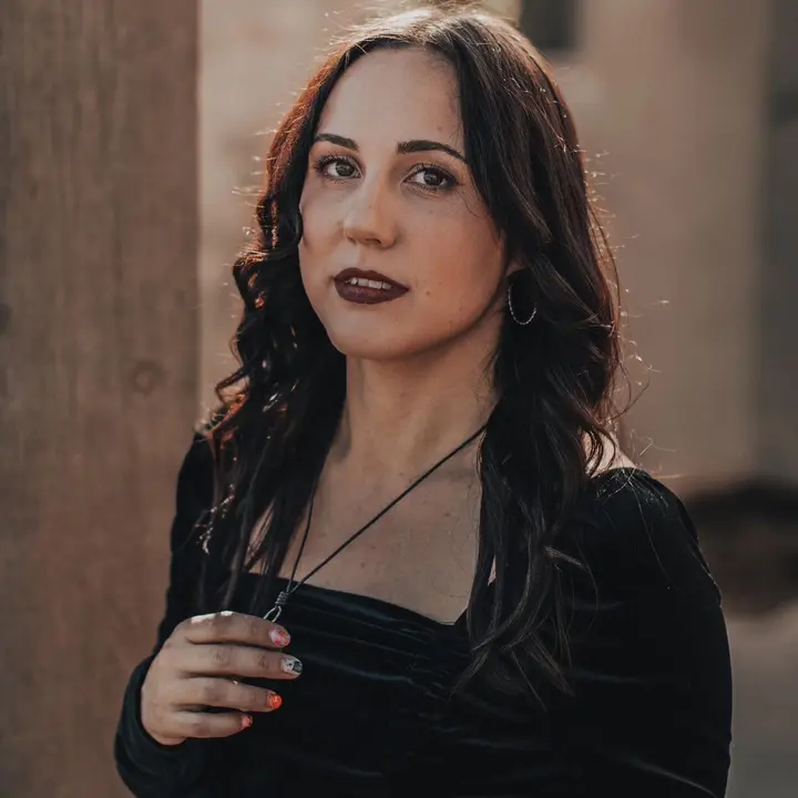 Emily Roeske- @officialemilyroeske TikTok 分析|プロフィール、動画、ハッシュタグ | Exolyt