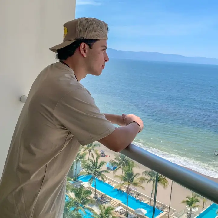 Saul Reyes ♛ - @saulreyesglezzTikTok Аналитика | Профиль, видео ...