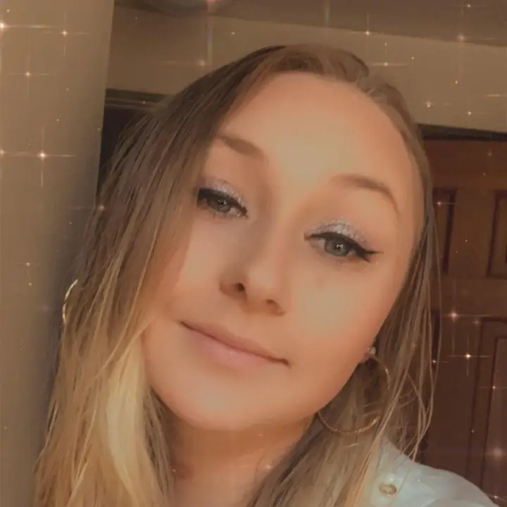 Kylee Merrill - @ typical_blonde603 TikTok Analitik | Profil, video ...