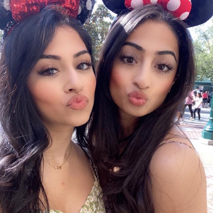 Alexandra Karadimas's Instagram, Twitter & Facebook on IDCrawl